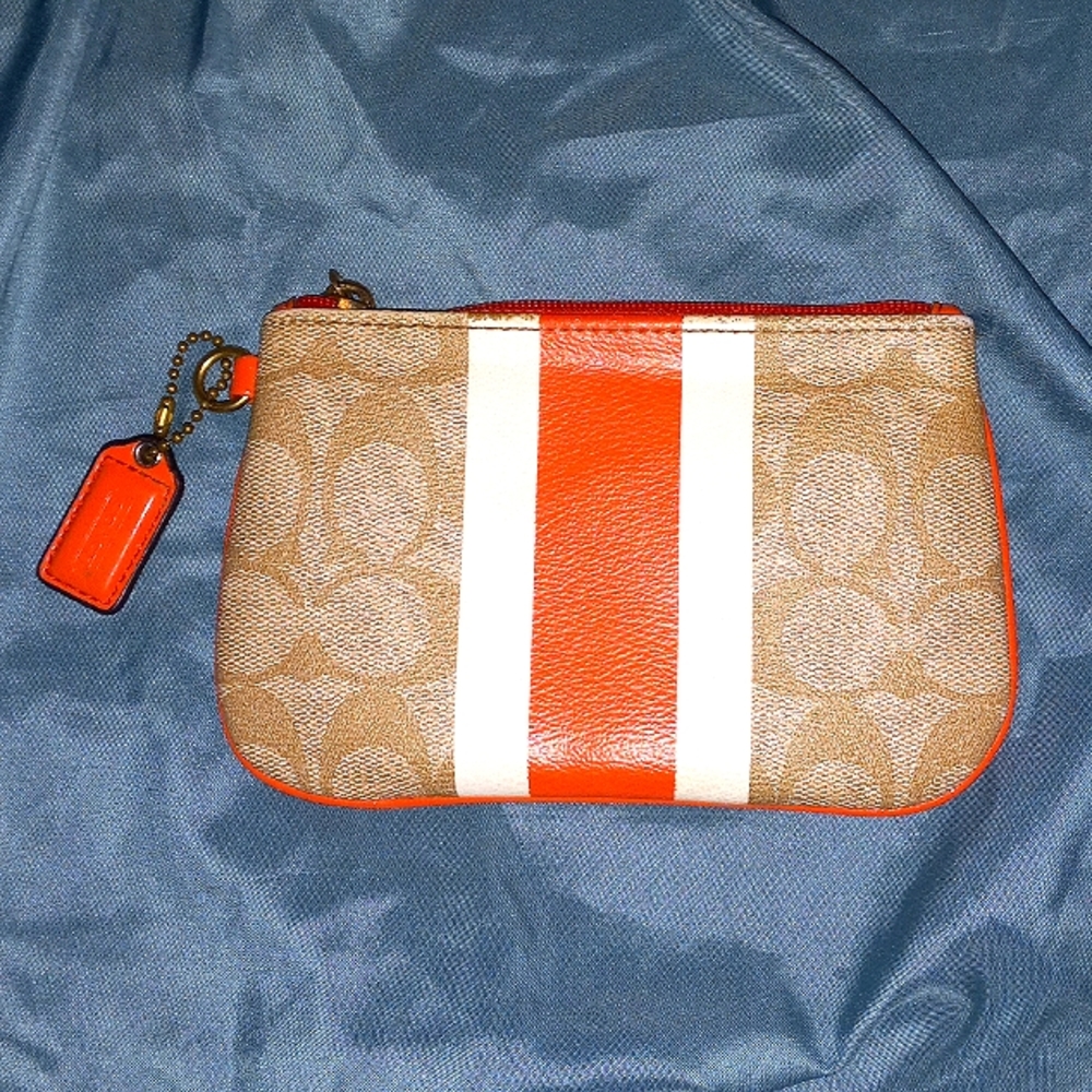 Coach Zippered Wallet With Care Card Must See - Gem